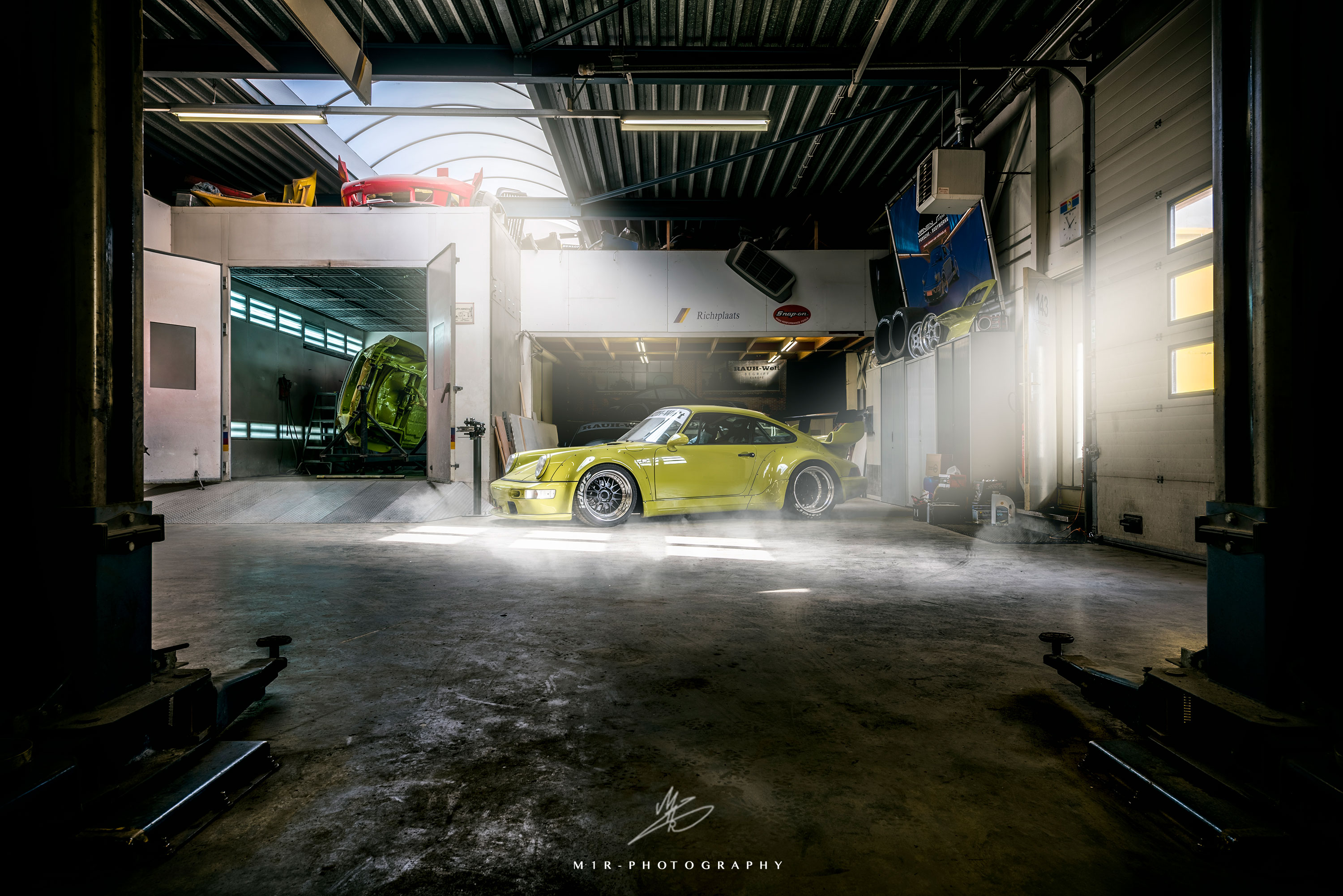 Vianen Car Refinish - Porsche Bodyworks